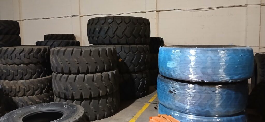 How to Choose Heavy Equipment Tires for Maximum Performance & Safety ...